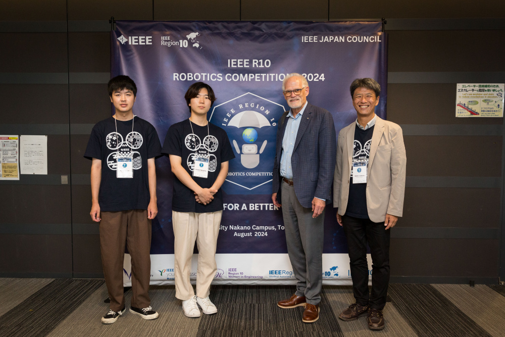 IEEE R10 Robotics Competition にて植村研のロボットチームがプレゼンとデモンストレーションを実施【先端理工学部 ...
